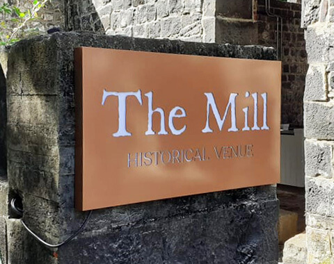 About us • Zigzag Ltée • Expert in custom indoor and outdoor signage in Mauritius.