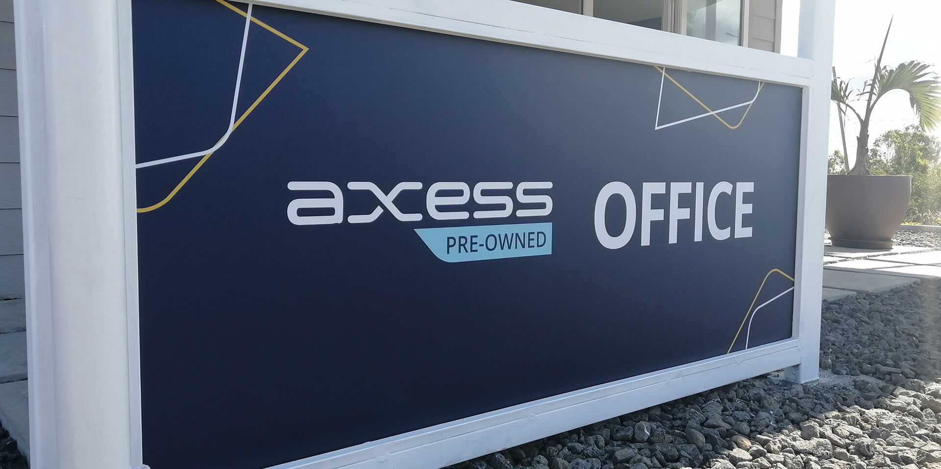 Zigzag Ltée - Expert in custom indoor and outdoor signage in Mauritius.